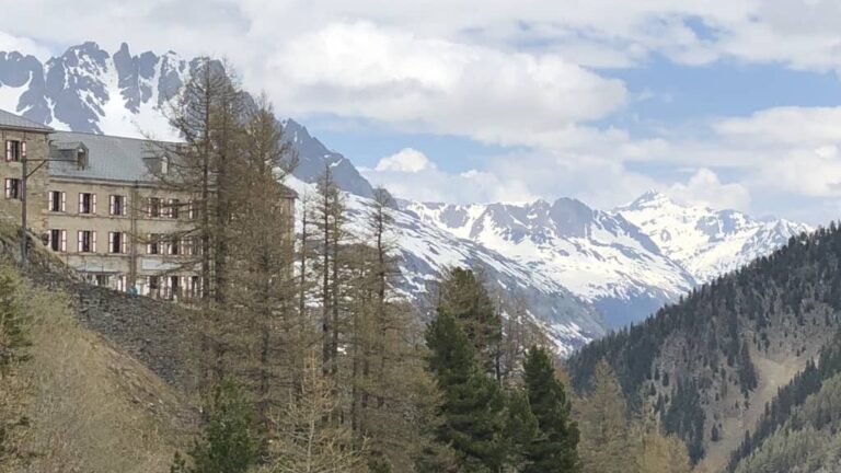 The Best 1 Day Trip Itinerary to Spectacular Chamonix France